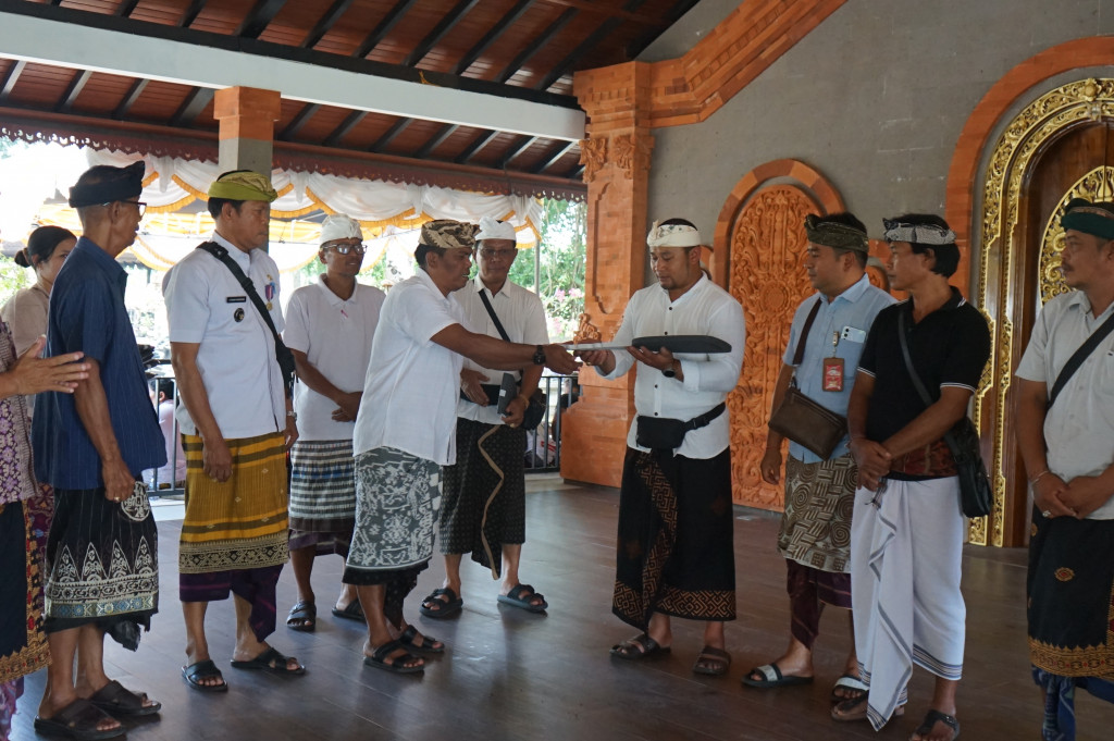 Penyerahan Mobil Pick Up untuk Banjar Adat di Desa Adat Pererenan ...